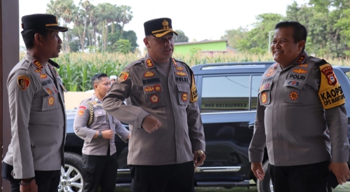 Kapolres Gowa Dampingi Kapolda Sulawesi Selatan Tinjau Pembangunan Polsubsektor Bontonompo ...