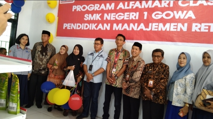 Potensi lapangan kerja terbuka bersama Program unggulan Sekolah UPT SMK ...