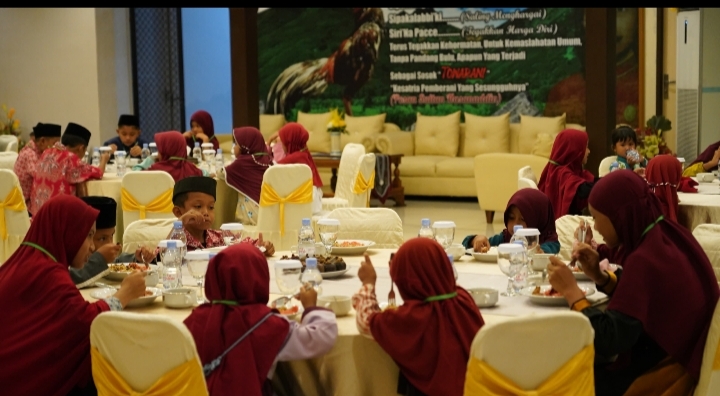 *Berbagi Kebahagiaan di Bulan Suci Ramadhan 1445 H, Pangdam XIV/Hsn Buka Puasa Bersama Dengan ...